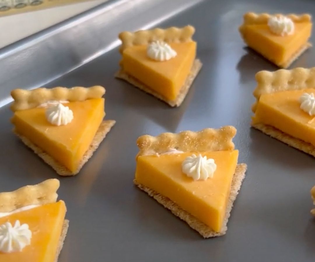 Delicious Cheese & Cracker Pies